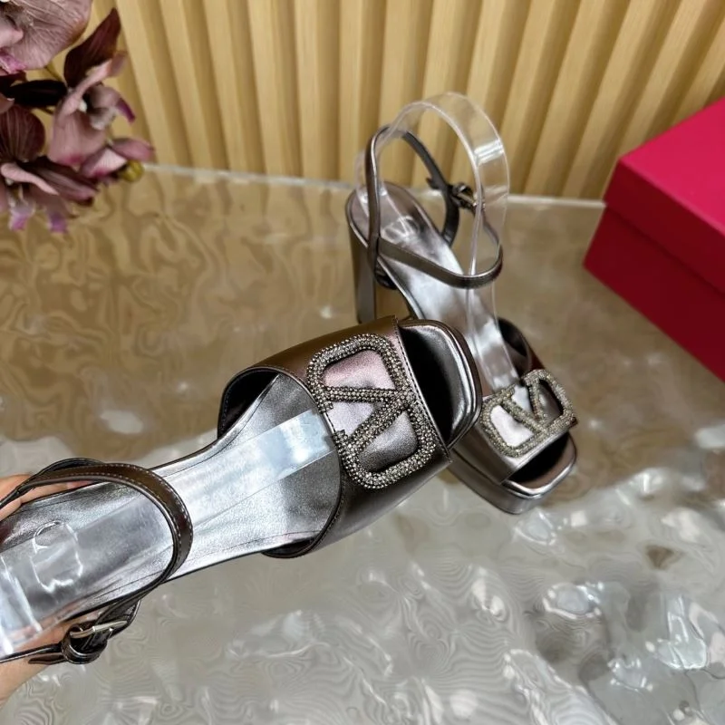 Brand-original Valentino Sandals