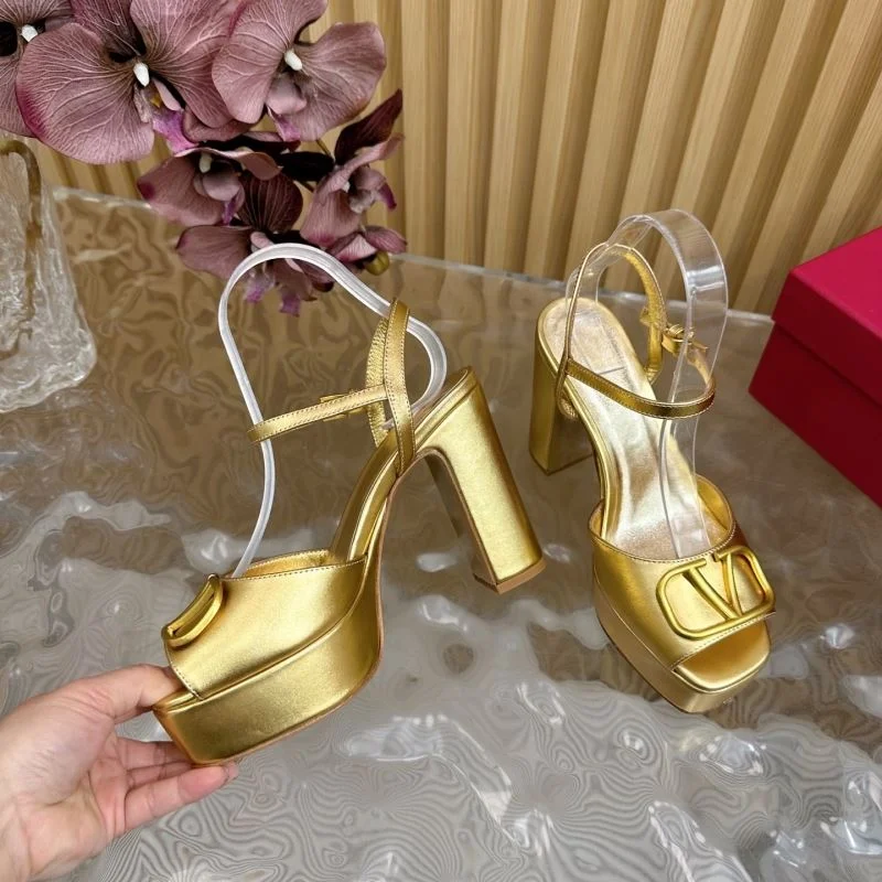 Exact replica Valentino Sandals