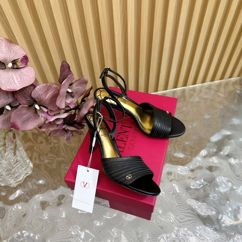Top match Valentino Sandals