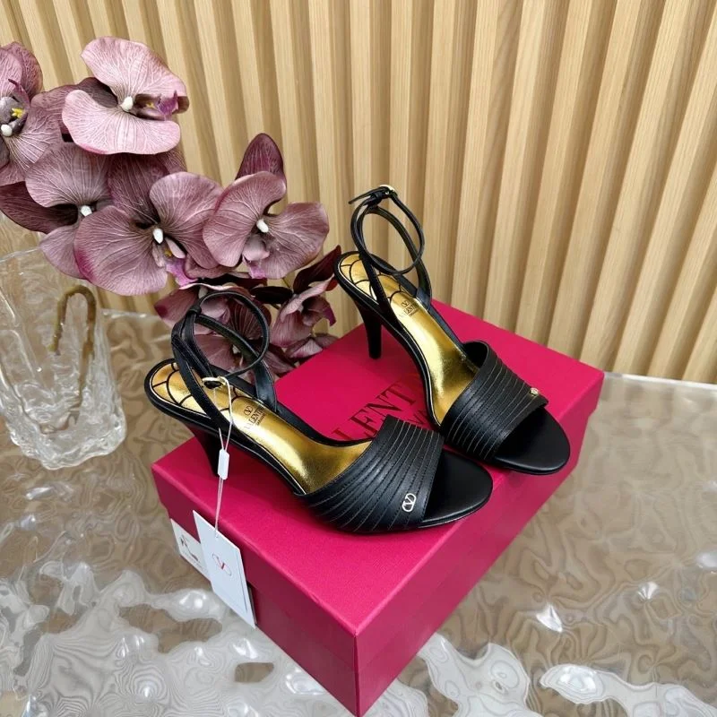 Top match Valentino Sandals