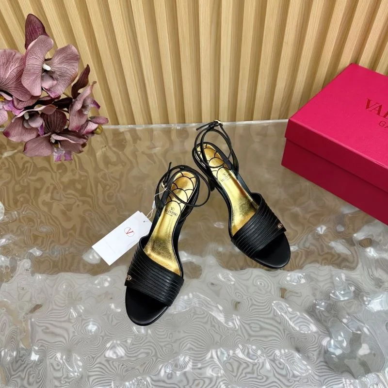 Top match Valentino Sandals