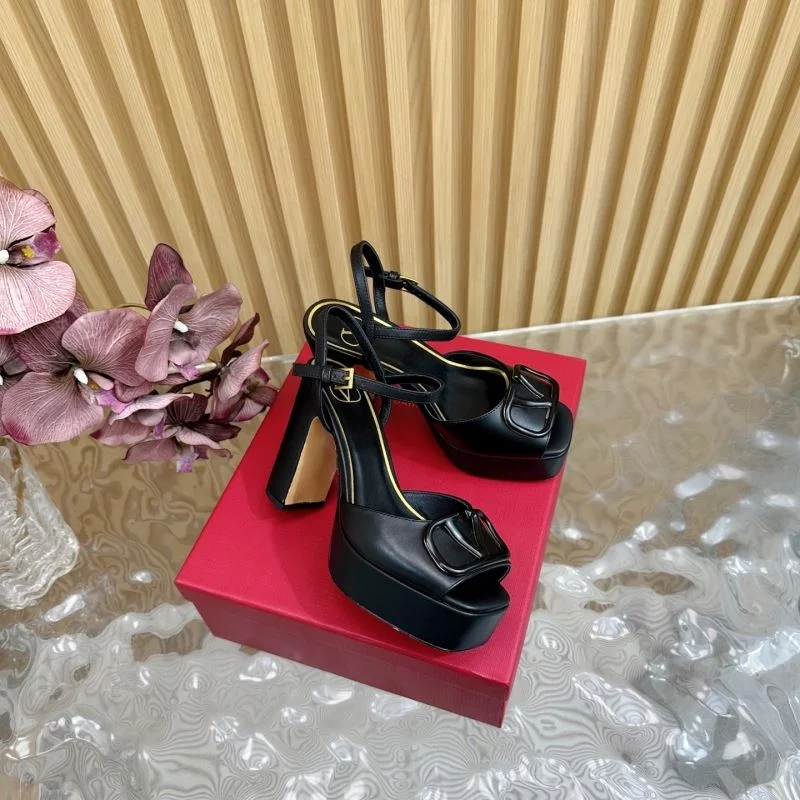 High accuracy Valentino Sandals