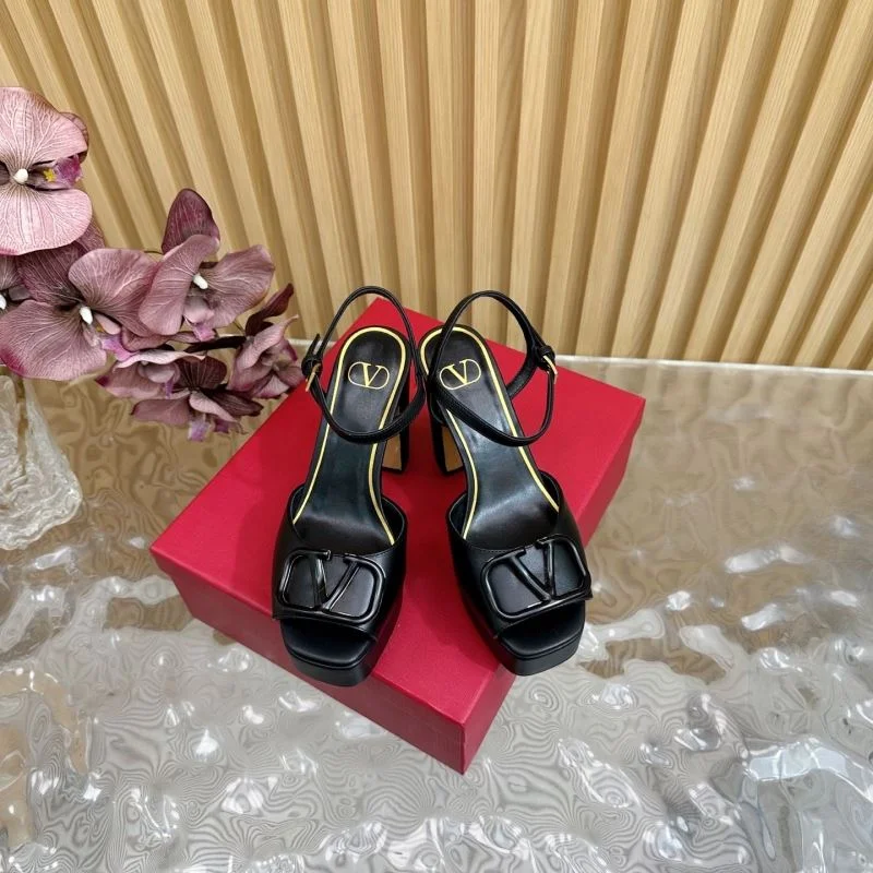 High accuracy Valentino Sandals