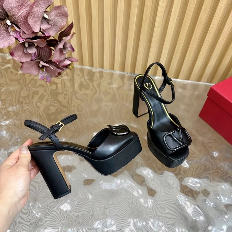 High accuracy Valentino Sandals