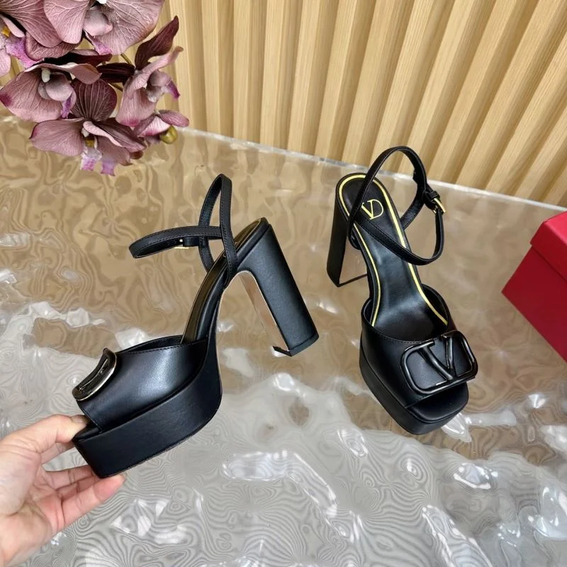High accuracy Valentino Sandals