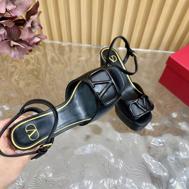 High accuracy Valentino Sandals
