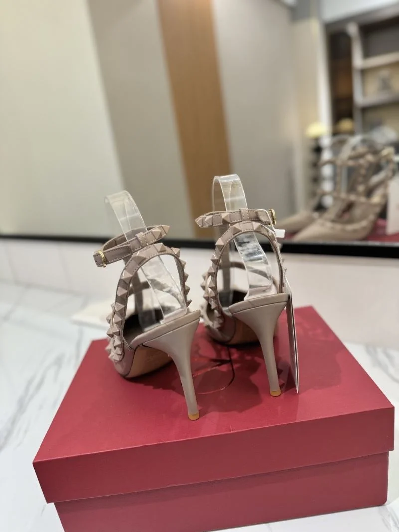 Exact replica Valentino Sandals