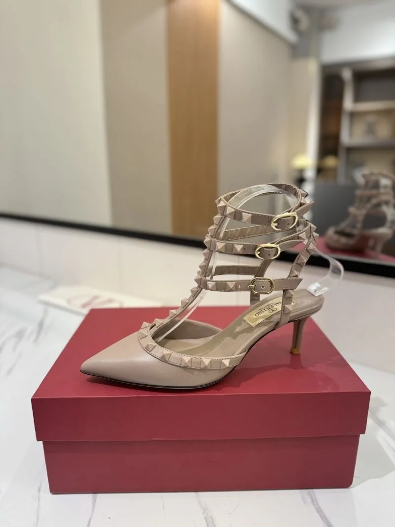 High accuracy Valentino Sandals