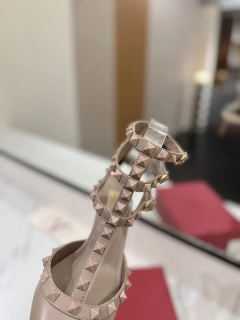 High accuracy Valentino Sandals