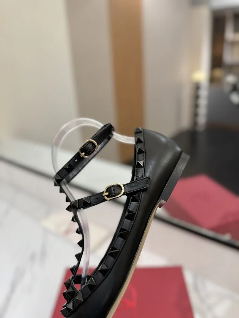 Exact replica Valentino Sandals