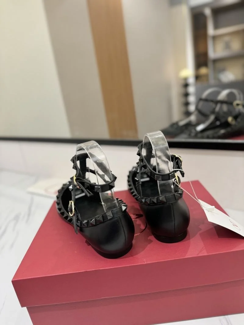Exact replica Valentino Sandals