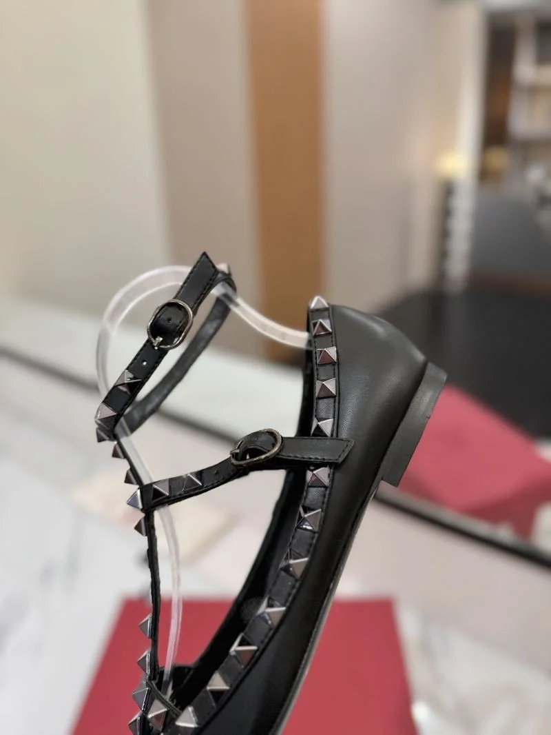 Brand-original Valentino Sandals