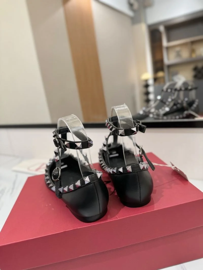 Brand-original Valentino Sandals