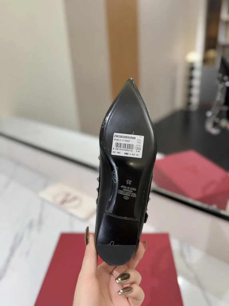 Brand-original Valentino Sandals
