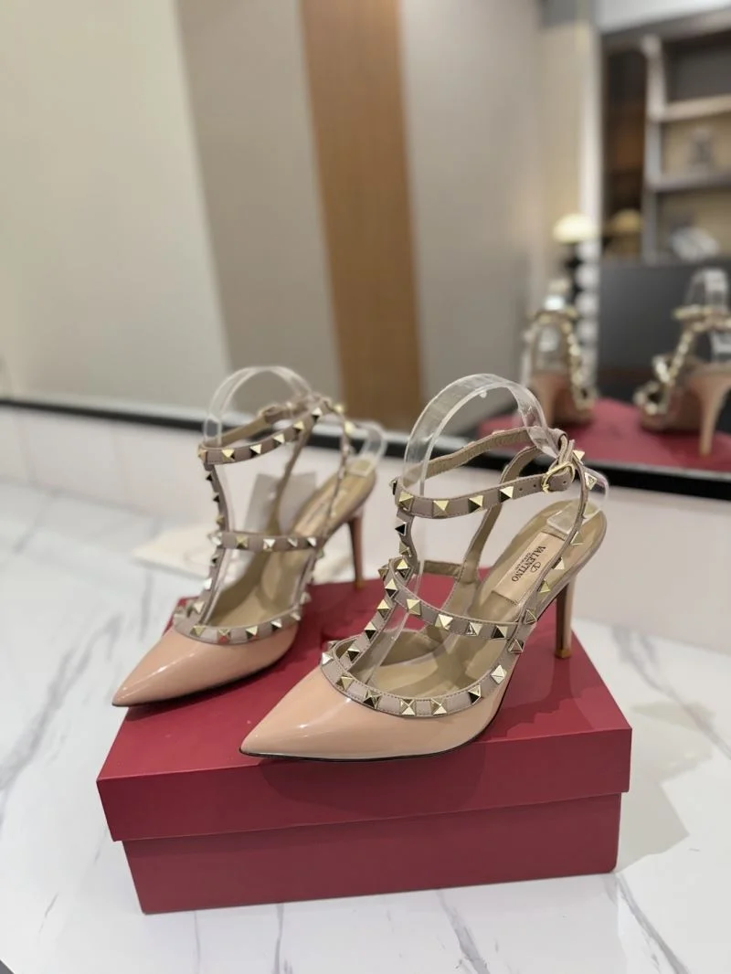 Top match Valentino Sandals