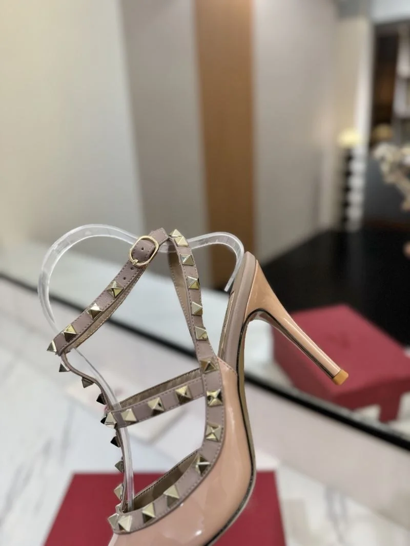 Top match Valentino Sandals