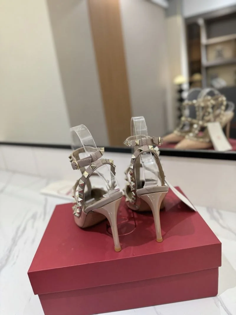 Top match Valentino Sandals