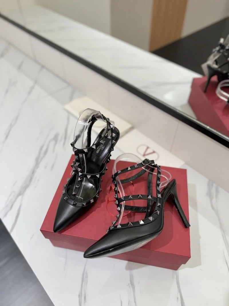 Low-cost Valentino Sandals