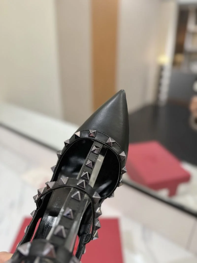Low-cost Valentino Sandals