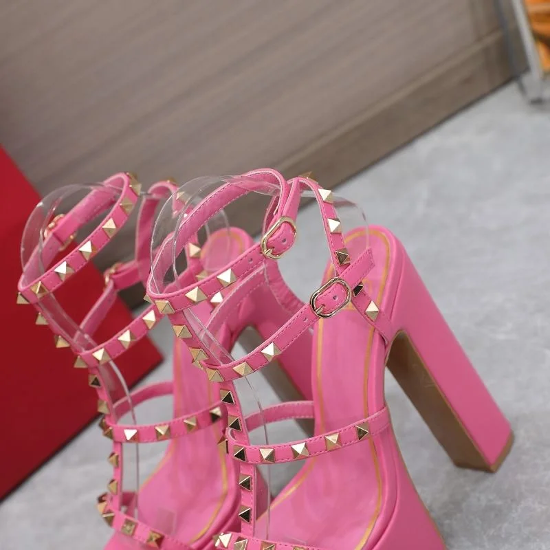 High accuracy Valentino Sandals