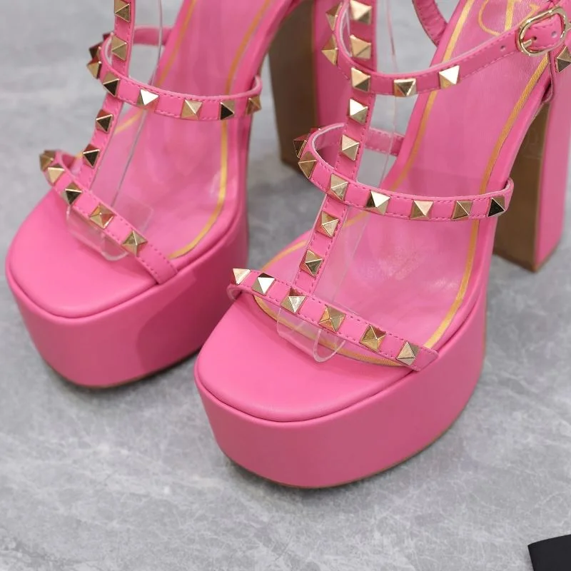 High accuracy Valentino Sandals