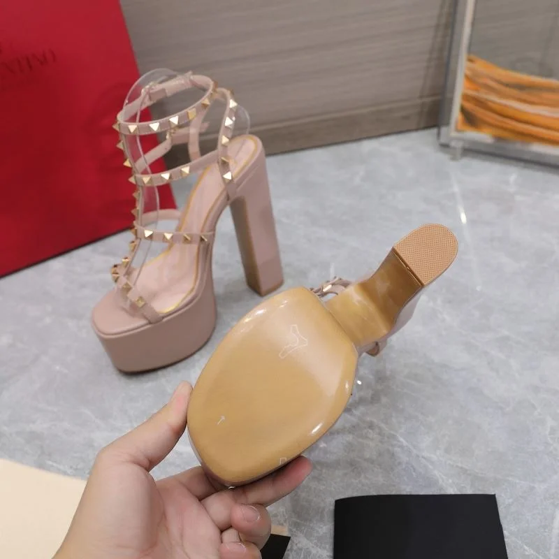 Low-cost Valentino Sandals