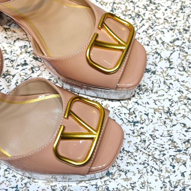 Exact replica Valentino Sandals