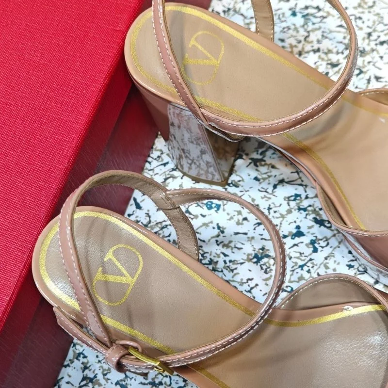 Exact replica Valentino Sandals