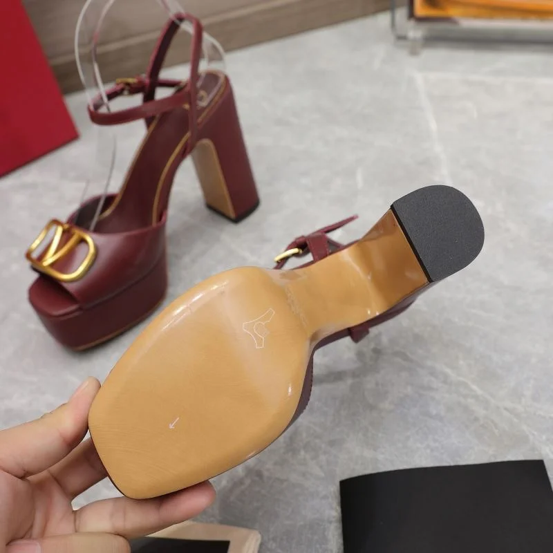 1:1 copy Valentino Sandals