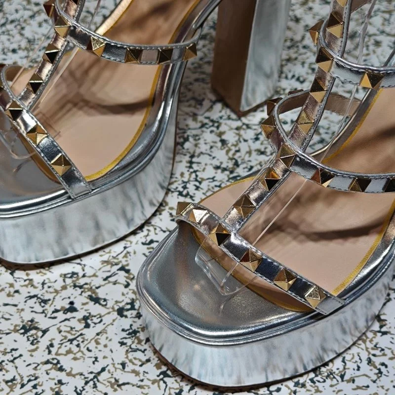 1:1 copy Valentino Sandals