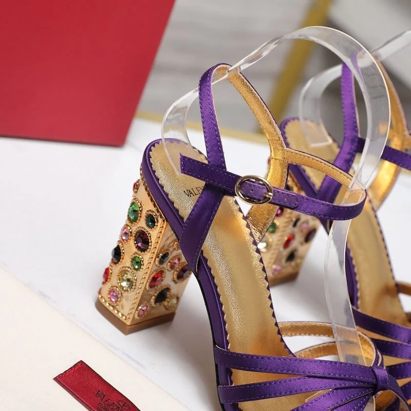 Low-cost Valentino Sandals