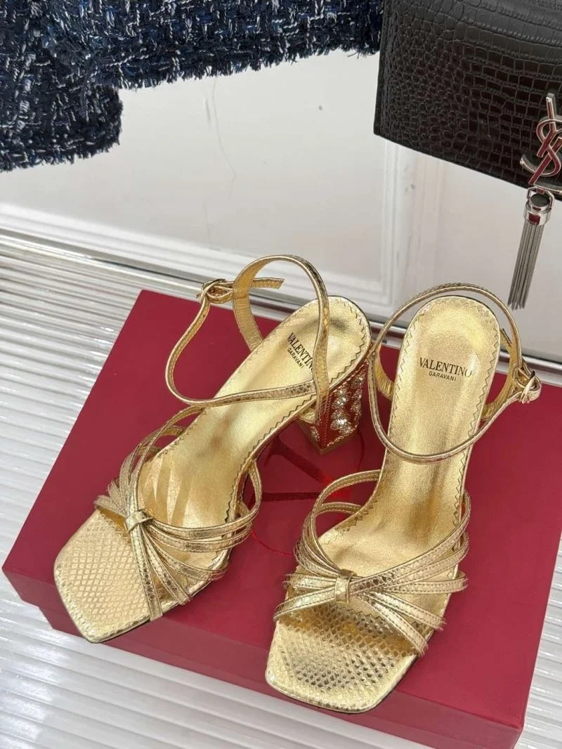 Top match Valentino Sandals