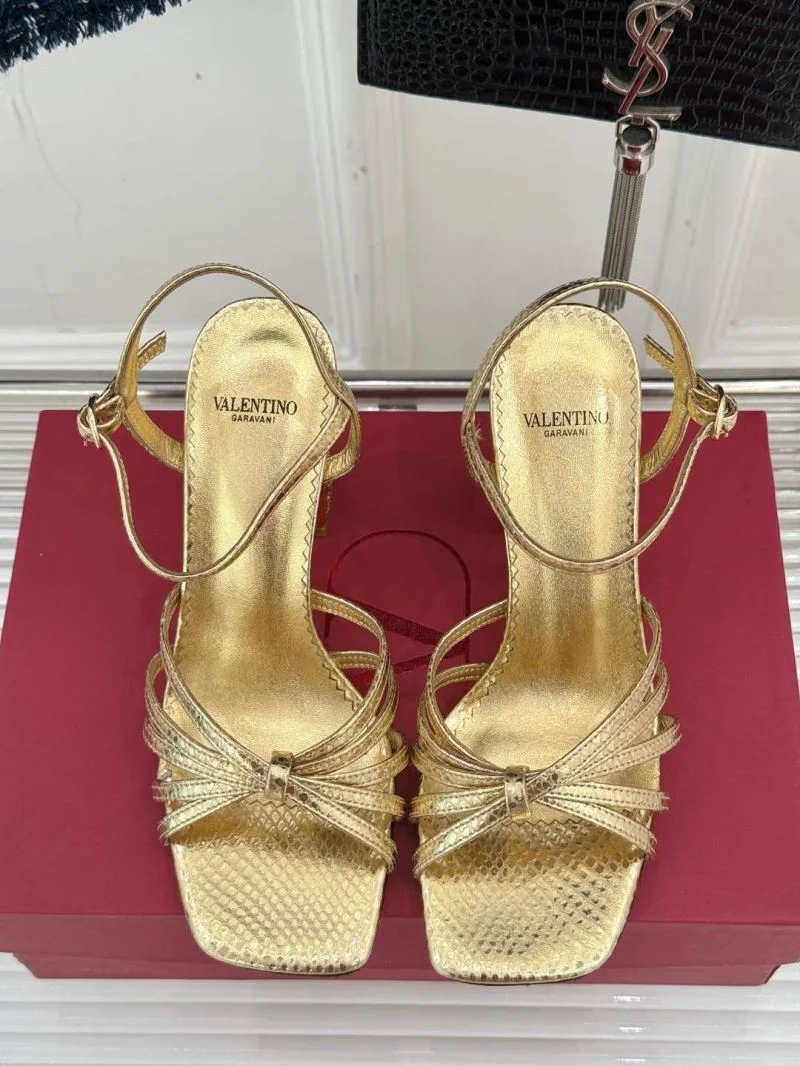Top match Valentino Sandals