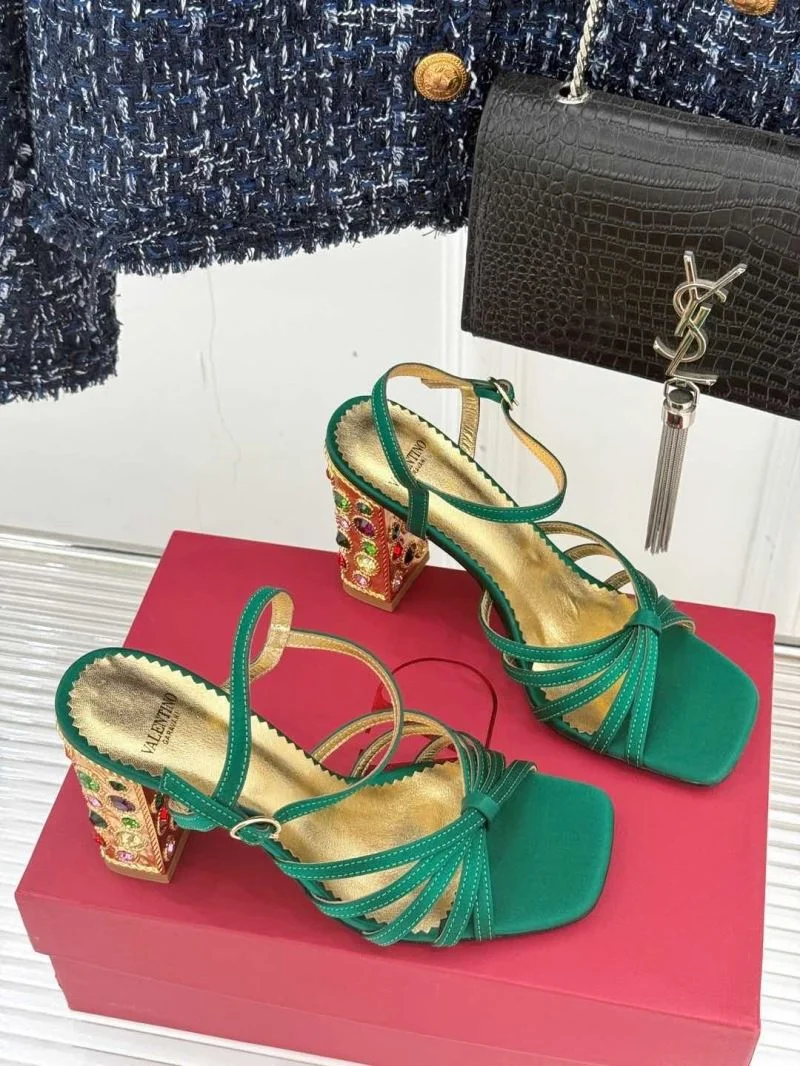 Top match Valentino Sandals