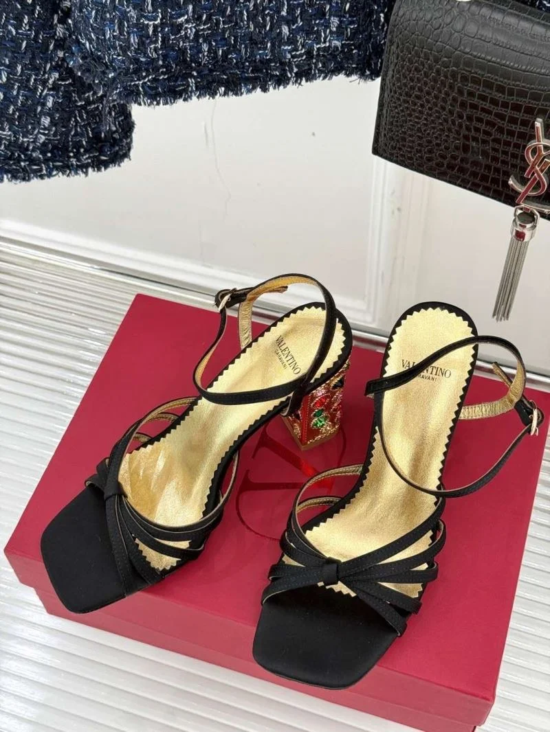 Brand-original Valentino Sandals