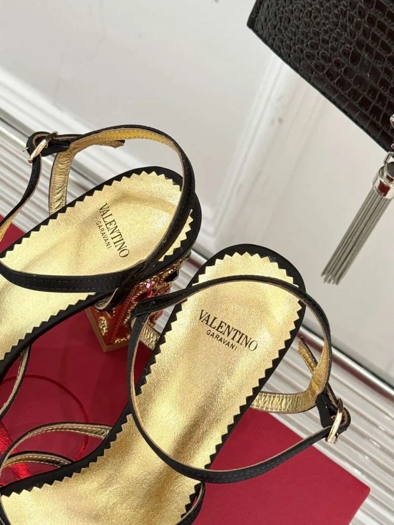 Brand-original Valentino Sandals
