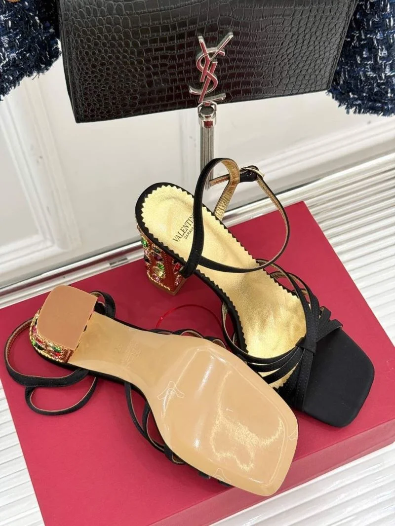 Brand-original Valentino Sandals