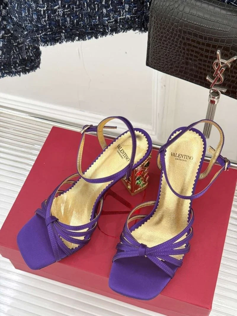 Low-cost Valentino Sandals