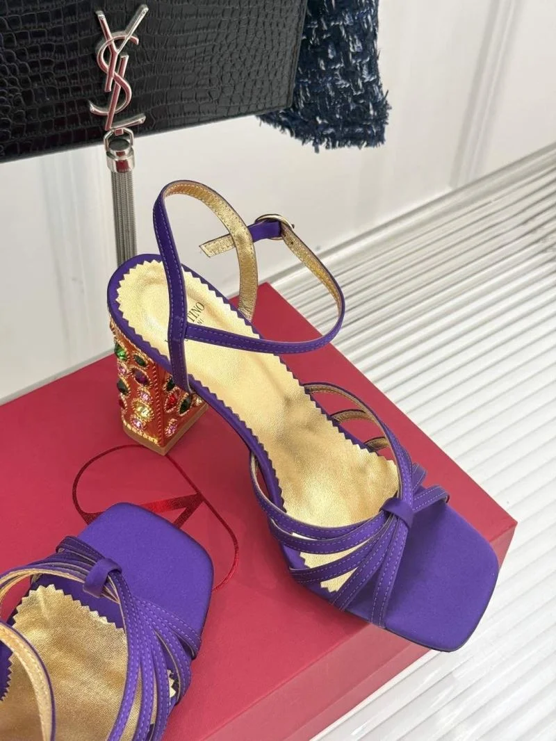 Low-cost Valentino Sandals