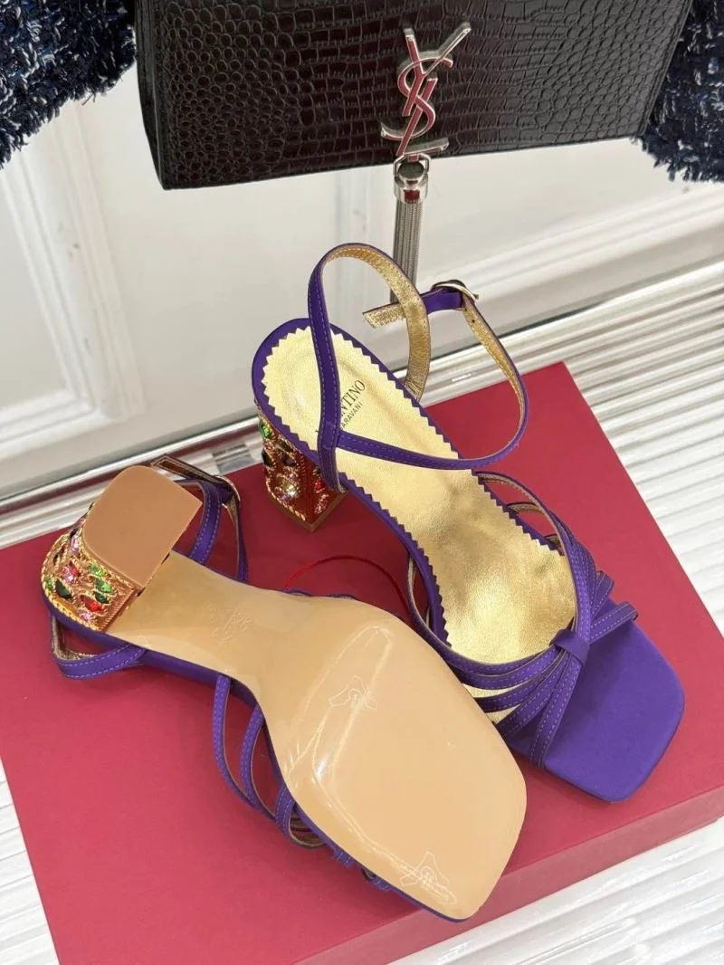 Low-cost Valentino Sandals