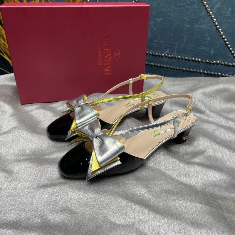 Accurate model Valentino Sandals
