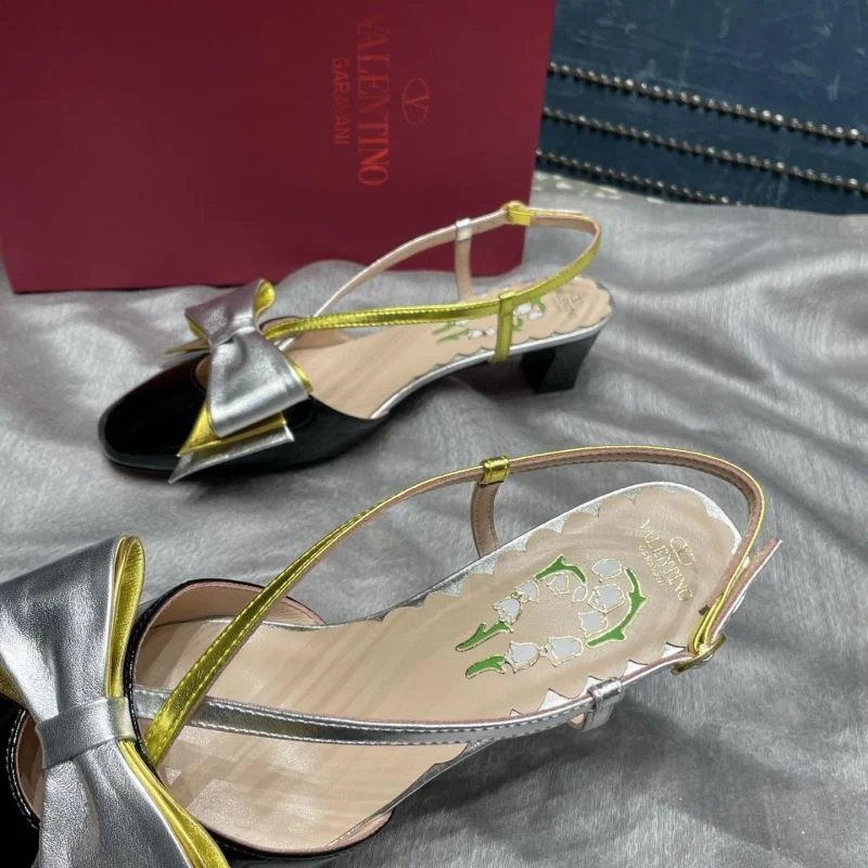 Accurate model Valentino Sandals