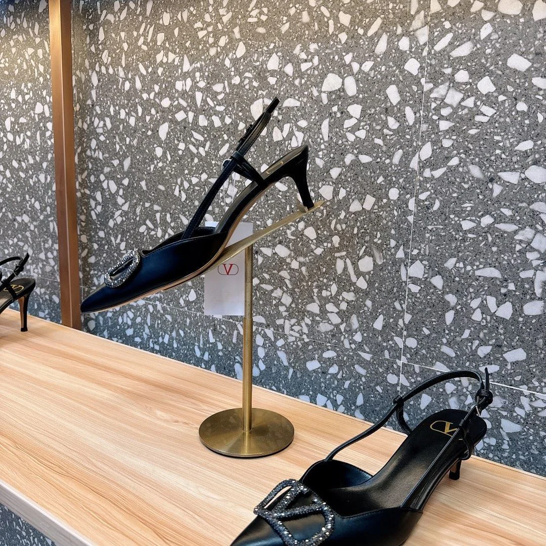 Brand-original Valentino Sandals