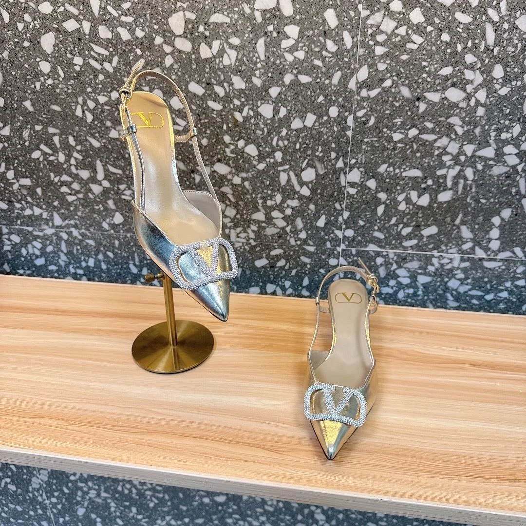 Exact replica Valentino Sandals