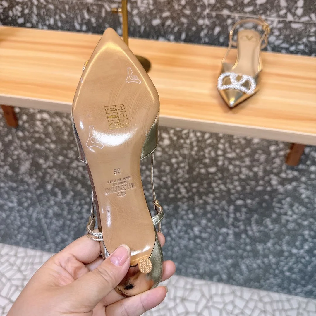 Exact replica Valentino Sandals