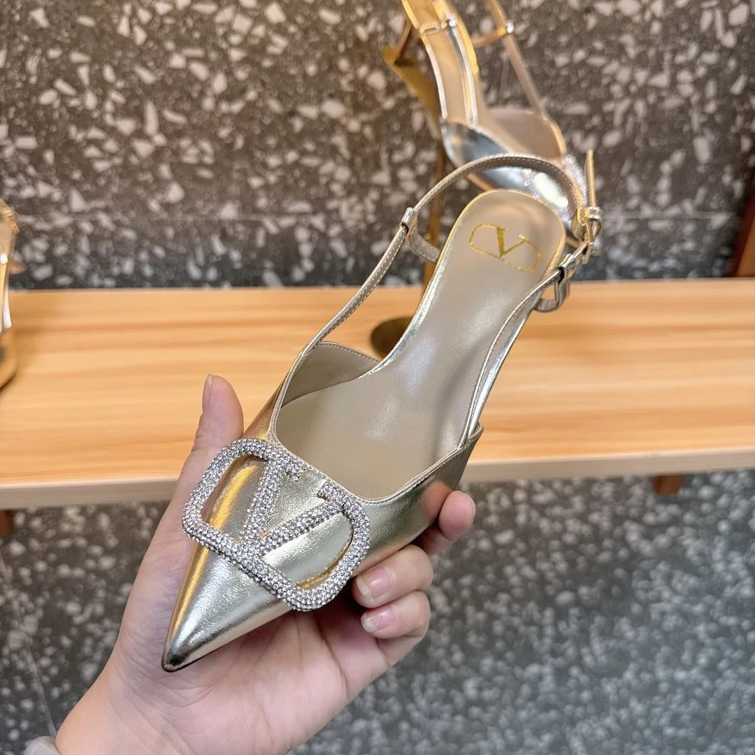 Exact replica Valentino Sandals