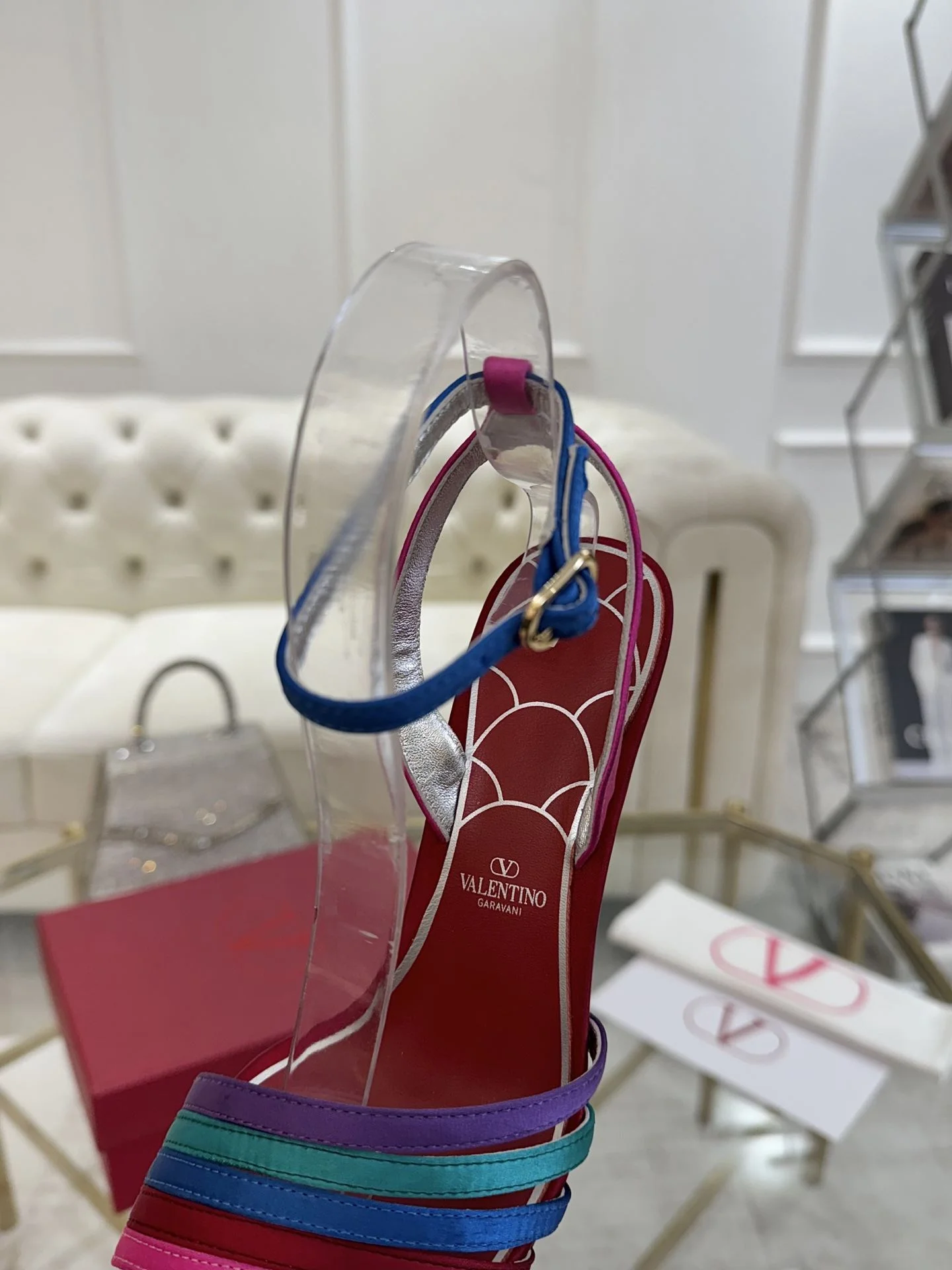 Exact replica Valentino Sandals
