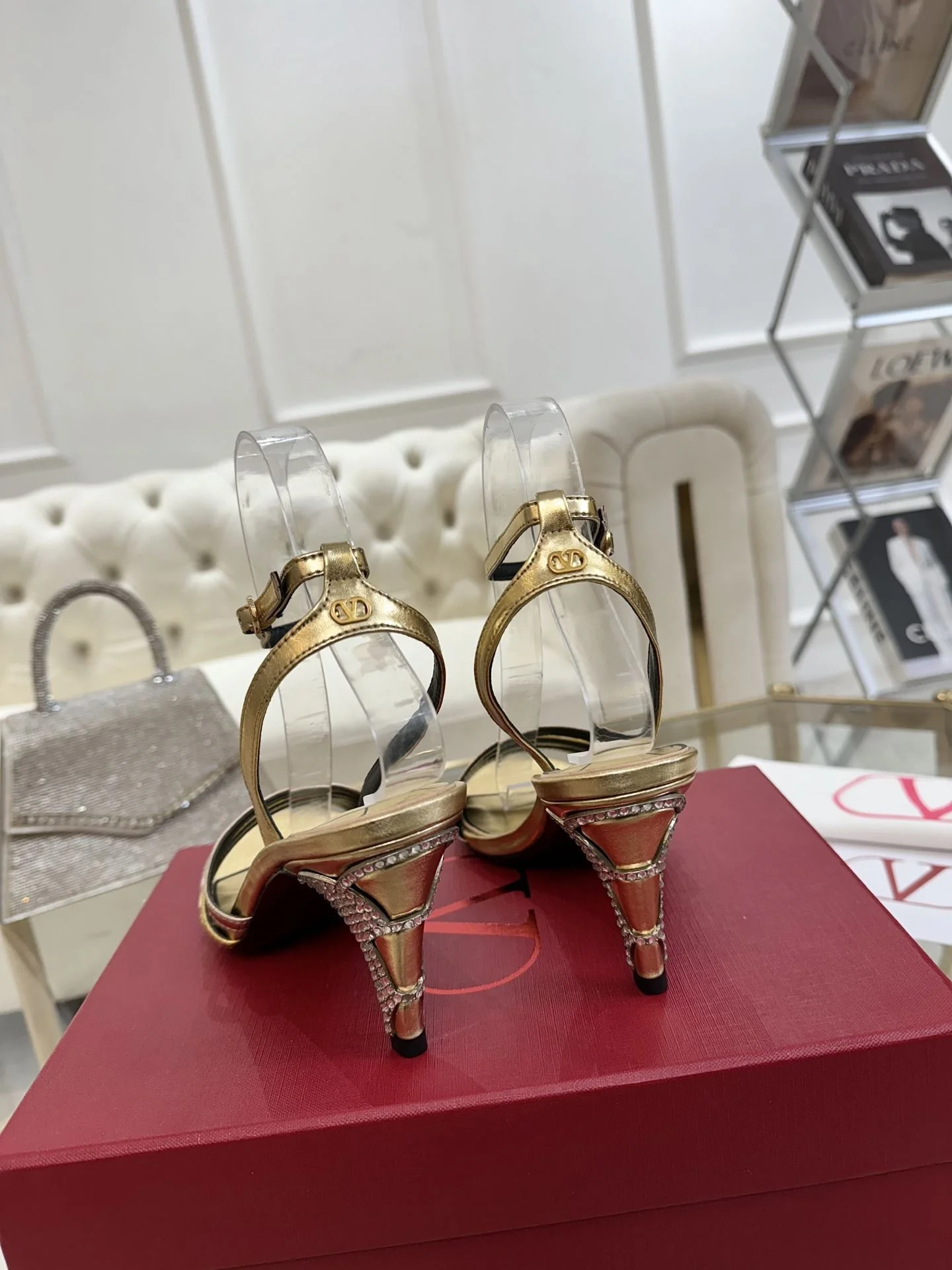 Brand-original Valentino Sandals