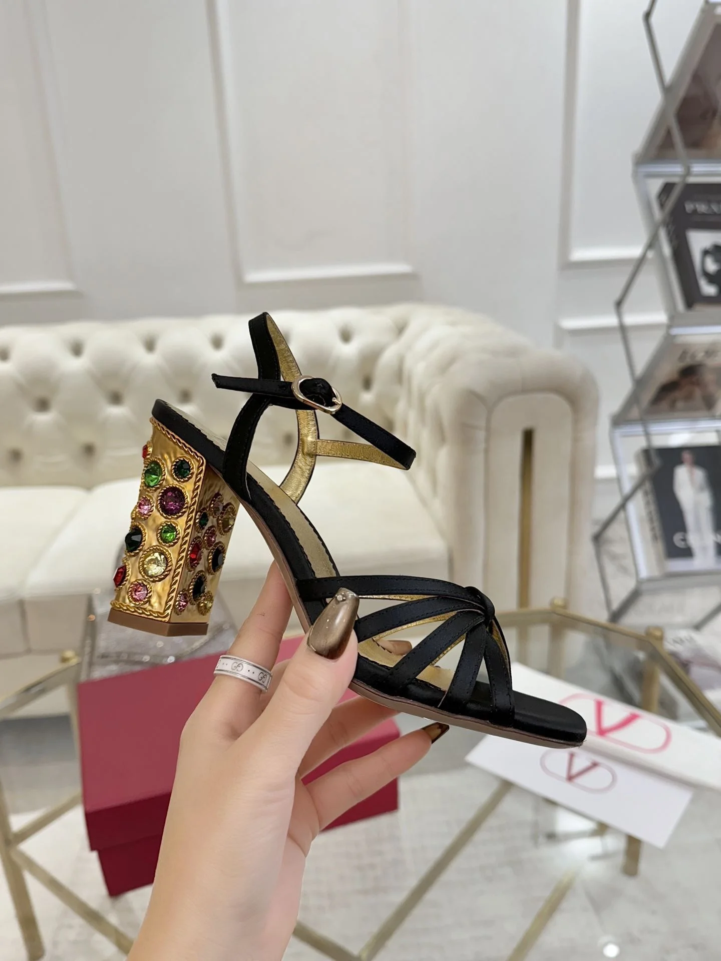 Top match Valentino Sandals