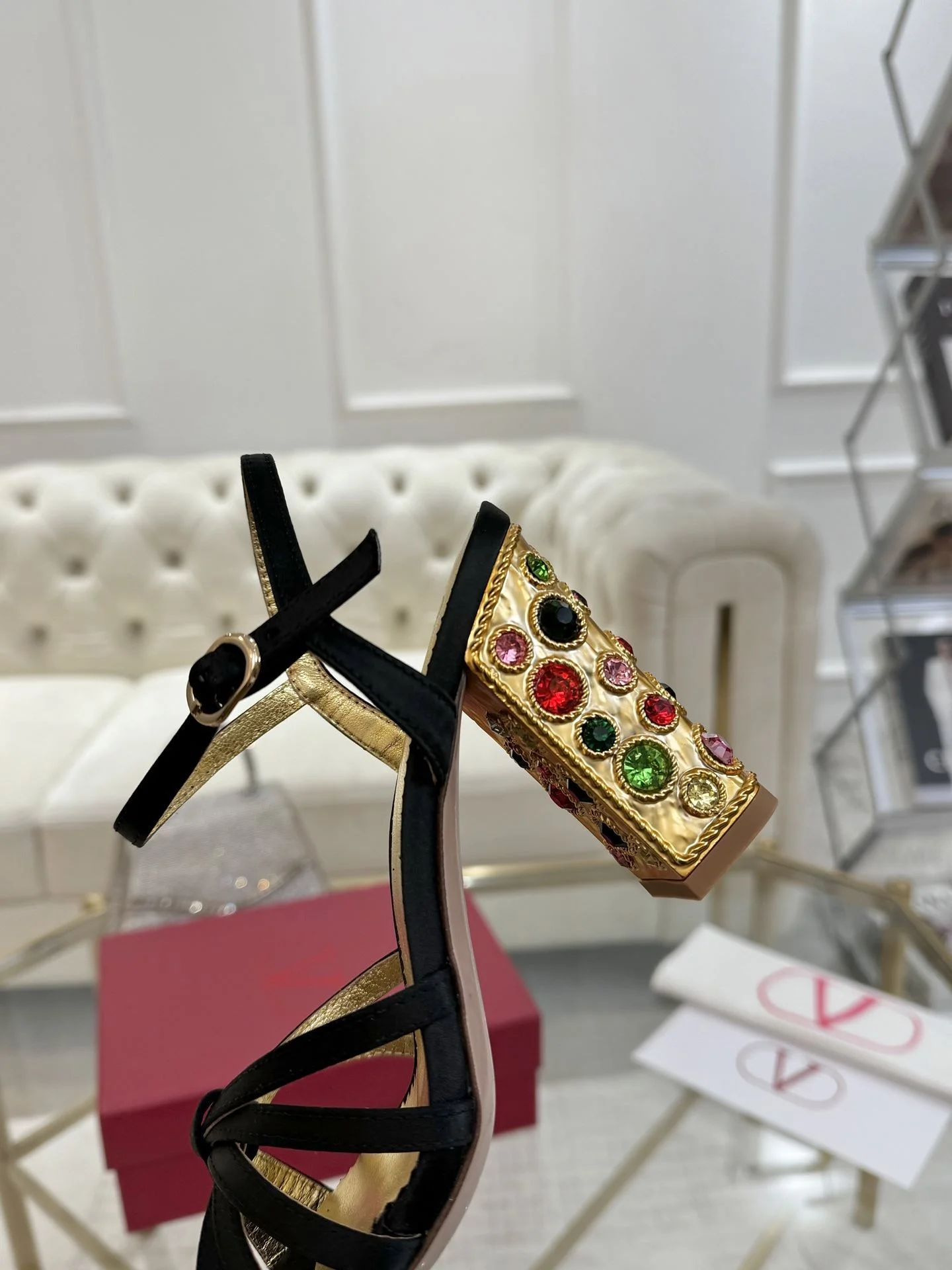 Top match Valentino Sandals